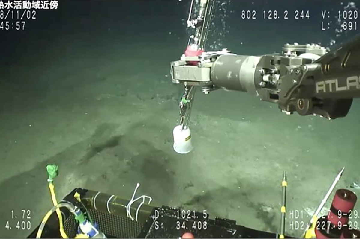 生命は深海底で生まれたのか!? ウォーター・パラドックスを解決する新説 ～「液体/超臨界CO₂仮説」後編｜JAMSTEC BASE