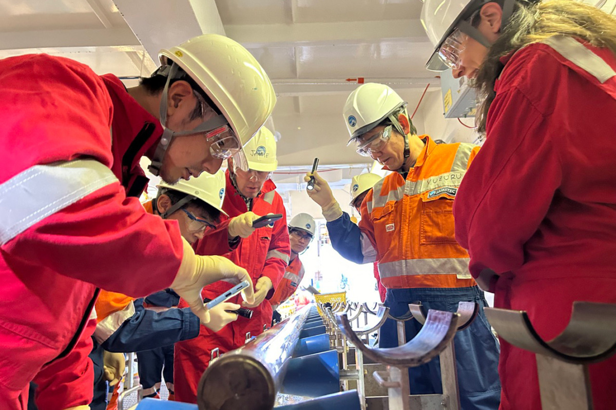 東北沖地震震源域・プレート境界域のサンプルリターンに成功。海溝型巨大地震のメカニズム解明に向けて【JTRACK最新報告】｜JAMSTEC BASE
