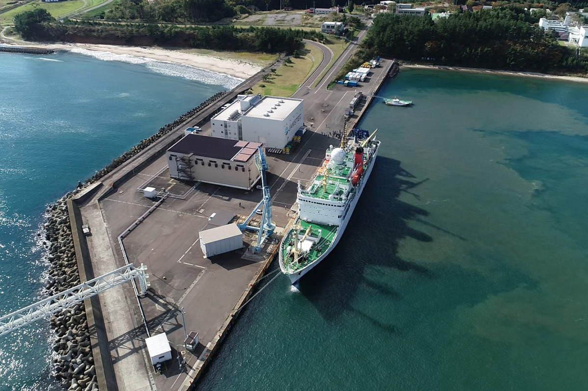 日本海と太平洋が交わる海「津軽海峡」。暖流と寒流がつくる複雑な海の謎といま起こっているある変化とは!?｜JAMSTEC BASE