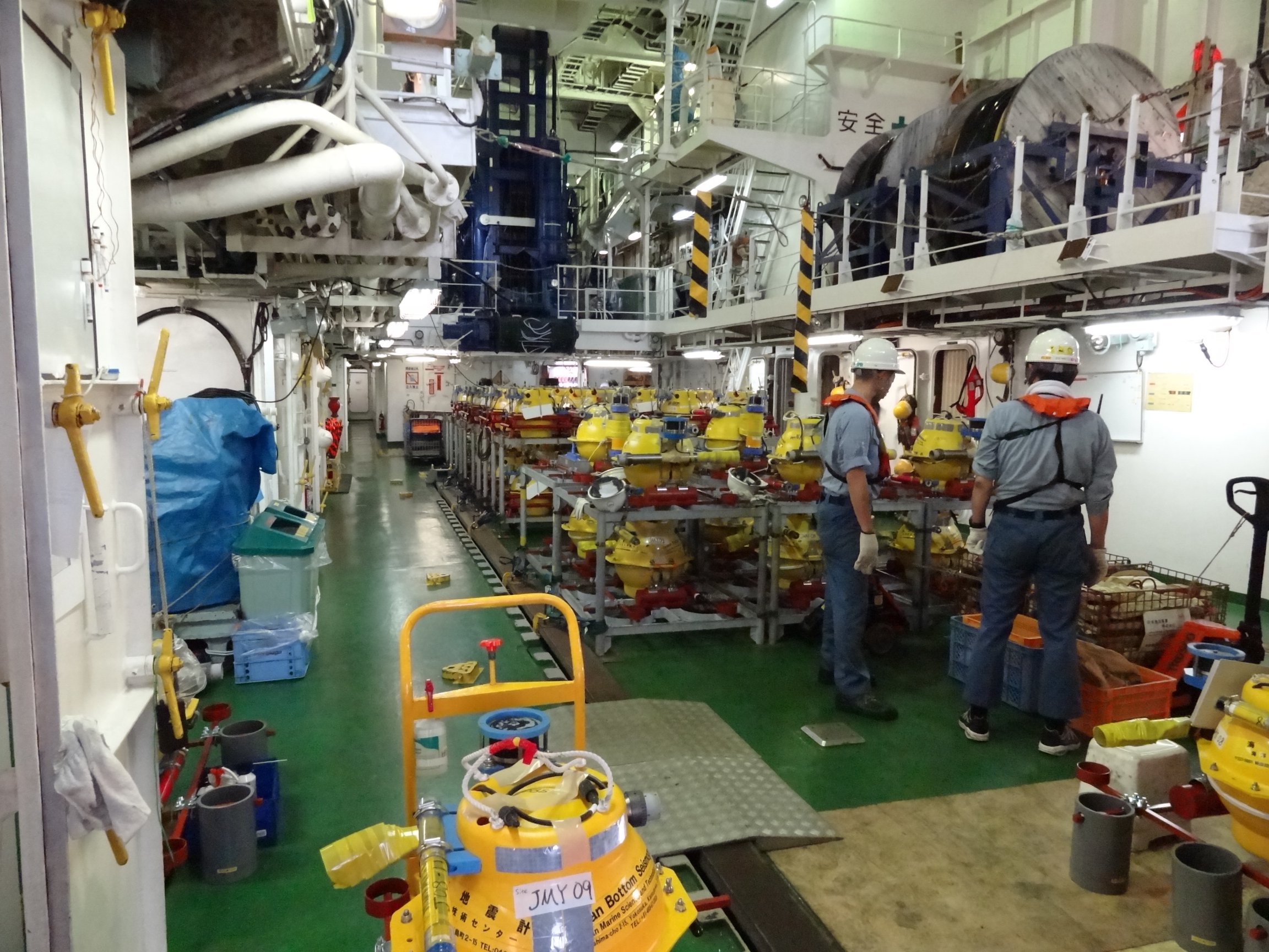 Photo gallery|JAMSTEC Seismic Survey Database|JAMSTEC - JAPAN AGENCY ...